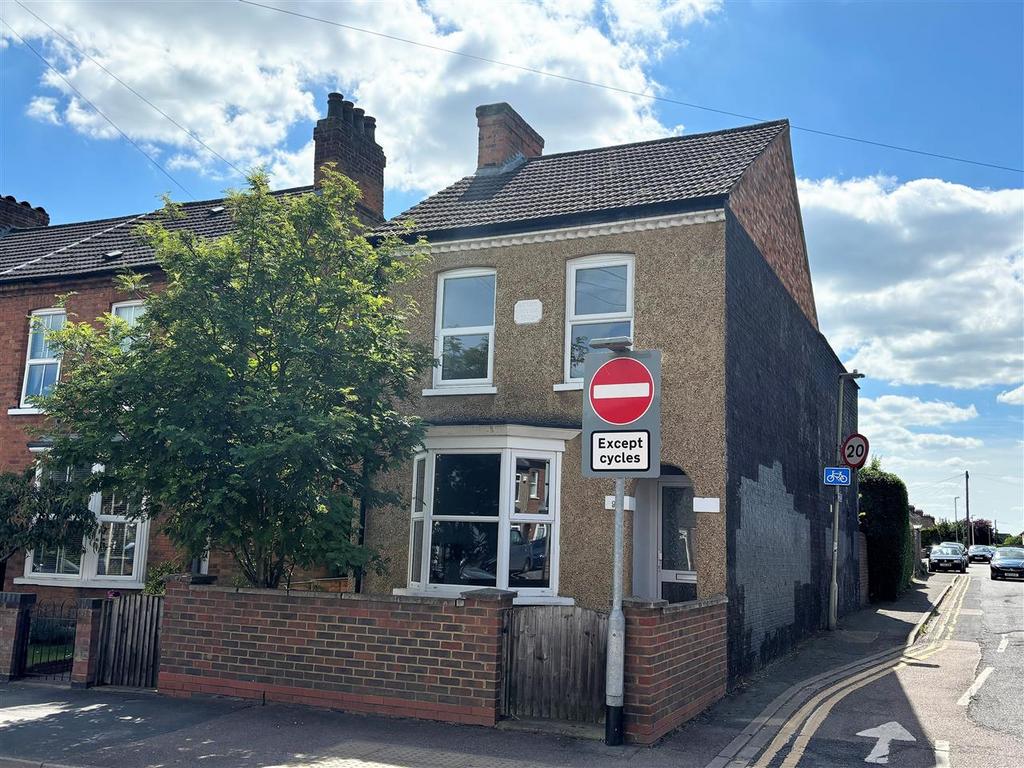 Spring Road, Kempston 3 bed detached house for sale - £325,000