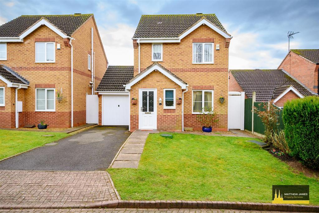 Larkin Grove, Walsgrave, Coventry... 3 bed detached house - £320,000