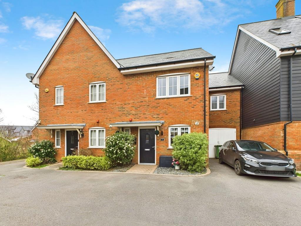 Cook Way, Horsham RH12 2 bed terraced house for sale - £400,000
