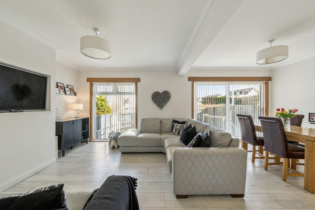 Mingle Place, Bo'ness 3 bed end of terrace house - £140,000