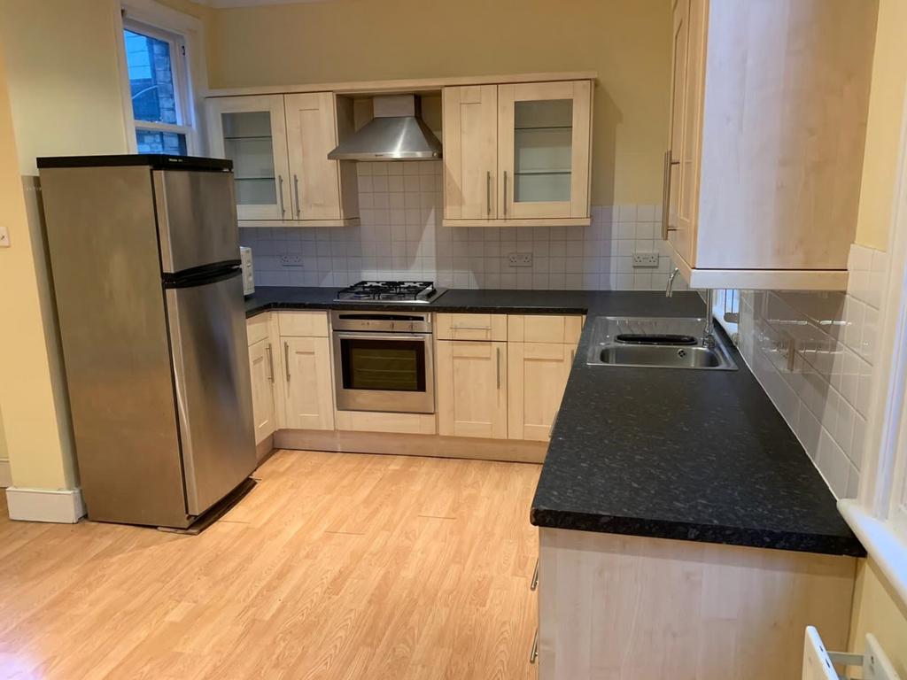 Lanark Mansions, Pennard Road... 3 bed flat to rent - £2,513 pcm (£580 pw)