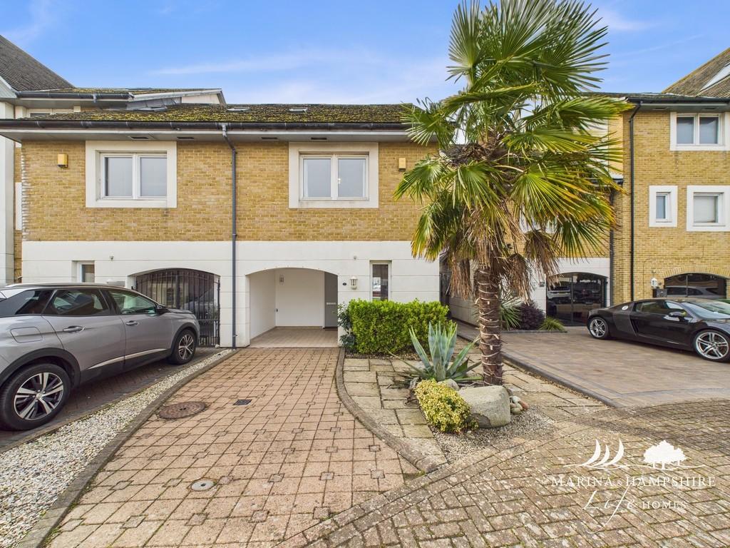Bryher Island, Portsmouth PO6 3 bed townhouse - £2,200 pcm (£508 pw)