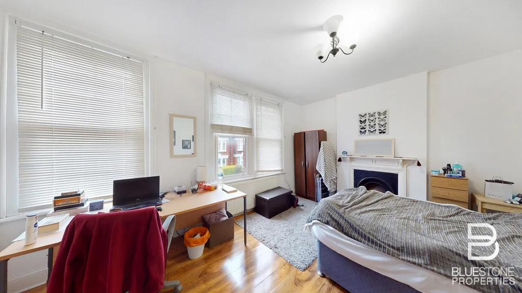 Elmfield Road, Balham Property to rent - £1,099 pcm (£254 pw)