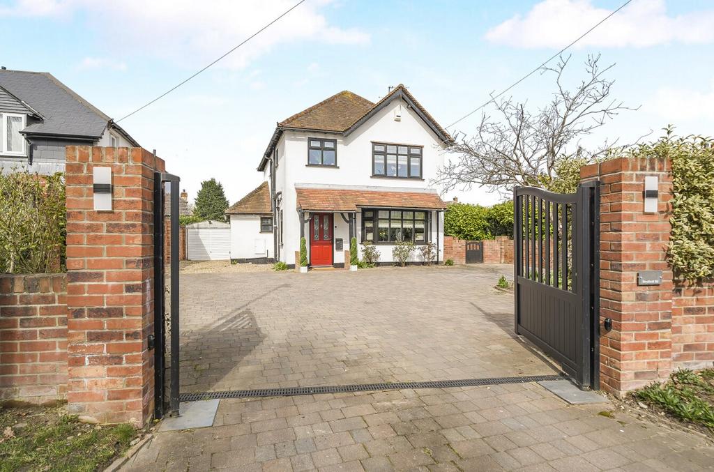 Westfield Road, Woking GU22 3 bed detached house for sale - £700,000