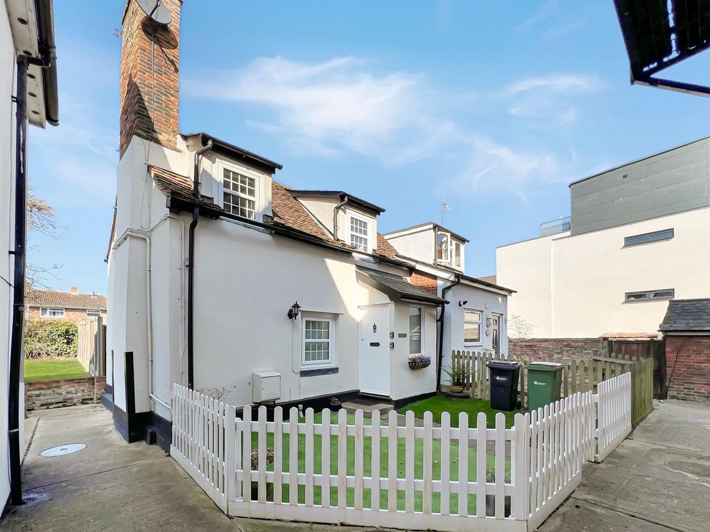 Trinity Street, Halstead, CO9 2 bed cottage for sale - £220,000