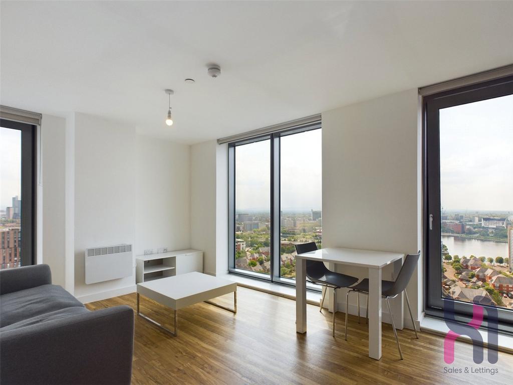Media City, Michigan Point Tower A... 2 bed flat to rent - £1,300 pcm ...