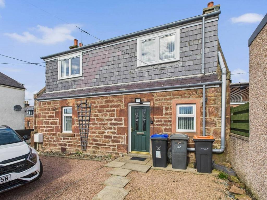 Turriff AB53 3 bed detached house for sale - £145,000