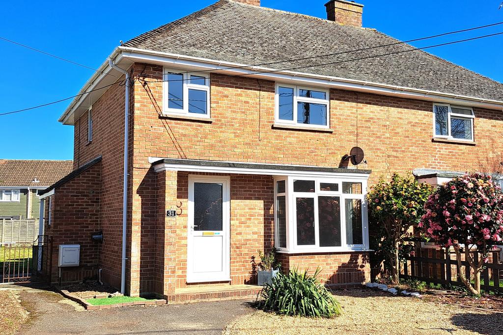 Lower Ashley Road New Milton BH25 5AA 3 bed semi-detached house - £315,000