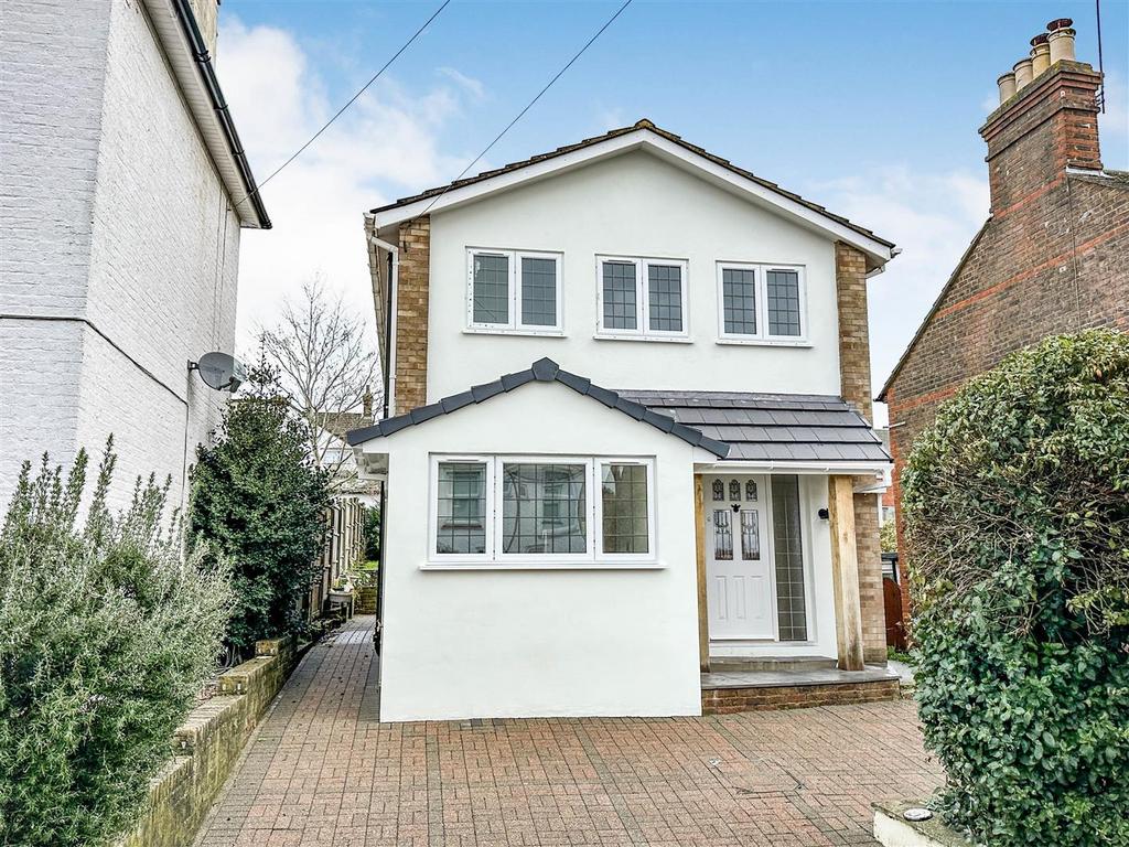 Horsecroft Road, Hemel Hempstead HP1 3 bed detached house - £650,000