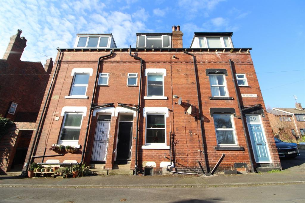 Highbury Place, LS6 2 bed terraced house to rent - £650 pcm (£150 pw)