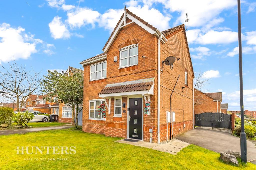Leith Place, Oldham, OL8 3 bed detached house - £280,000