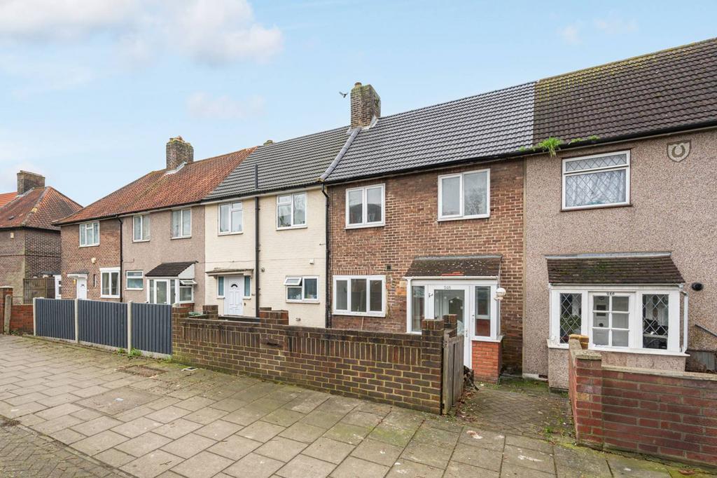 Downham Way, Bromley, BR1 3 bed terraced house to rent - £2,300 pcm (£ ...