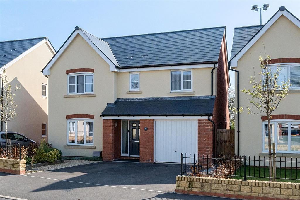 Winchcombe Avenue, Devizes 4 bed detached house - £475,000