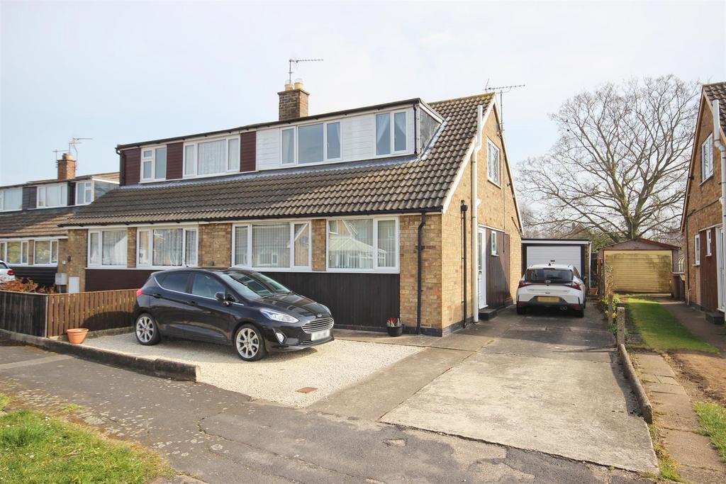 Barley Gate, Leven, Beverley 3 bed semi-detached house for sale - £220,000