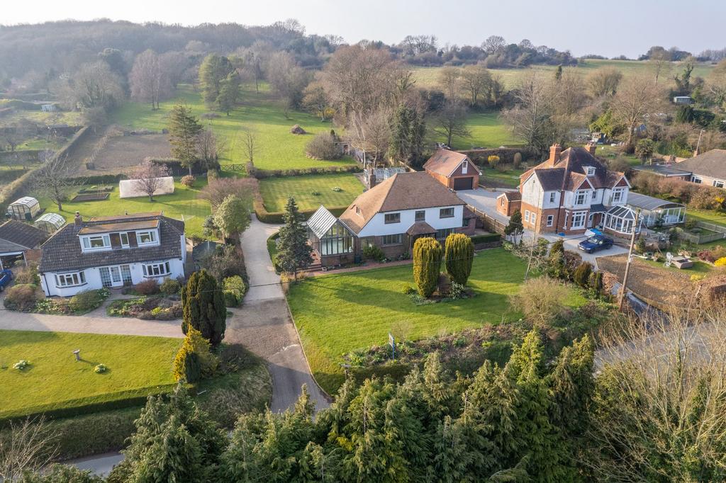 Canterbury Road, Elham, CT4 3 bed detached house for sale - £1,150,000