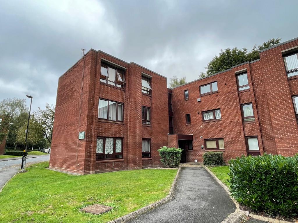 Willow Court, Bowlas Avenue, Sutton... 2 bed apartment - £795 pcm (£183 pw)