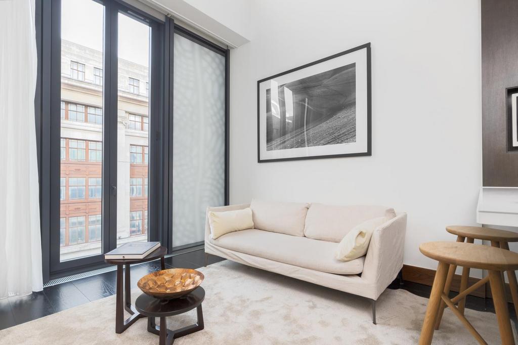 North Row, Mayfair, London, W1K 1 bed flat - £6,392 pcm (£1,475 pw)