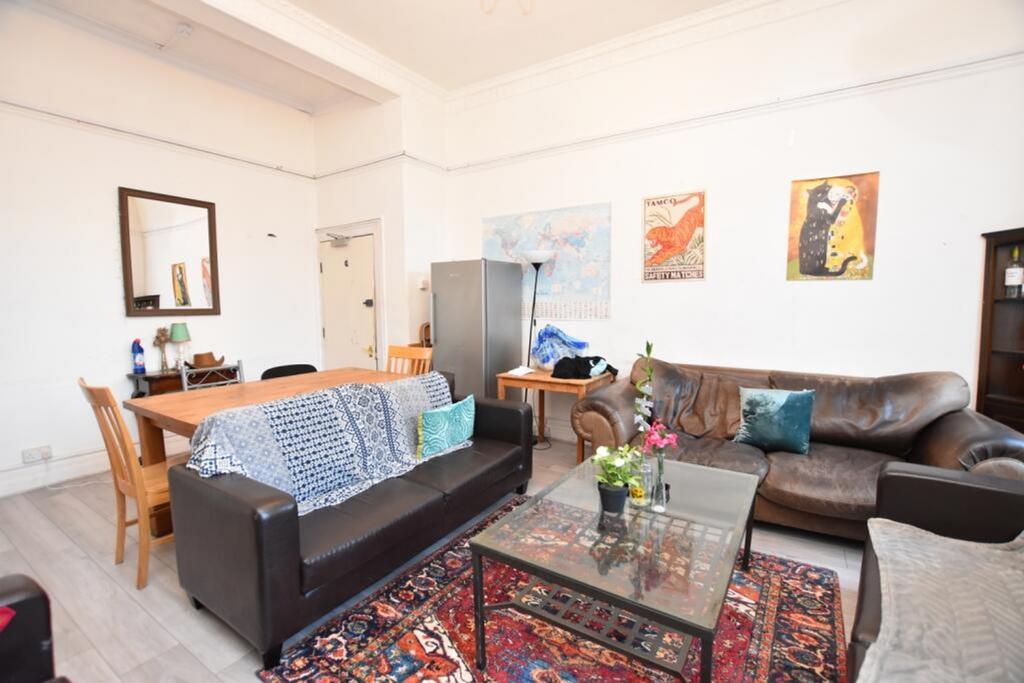 Berkeley Crescent, Bristol BS8 1 bed house to rent - £875 pcm (£202 pw)