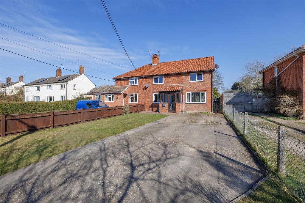 Brick Hill Cottages, Wissett IP19 3 bed semi-detached house - £385,000