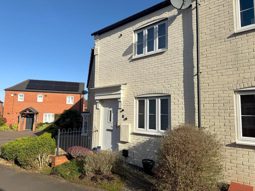 Chaucer Close, Stratford-Upon-Avon CV37 2 bed house - £995 pcm (£230 pw)