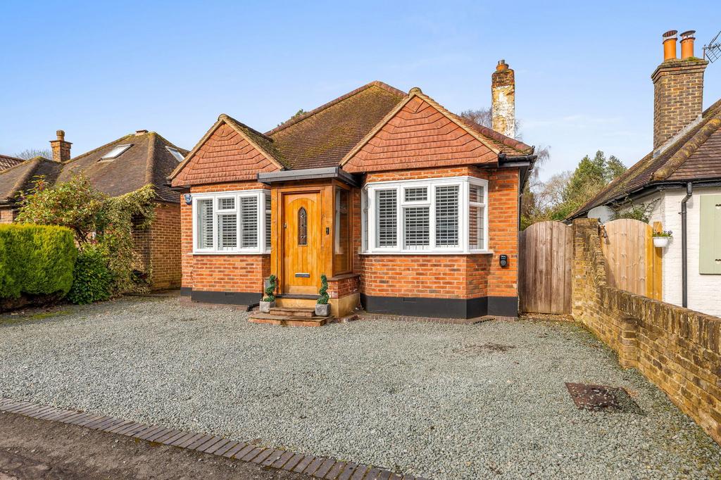 The Green, Dorking Road, Tadworth KT20 3 bed detached bungalow for sale ...