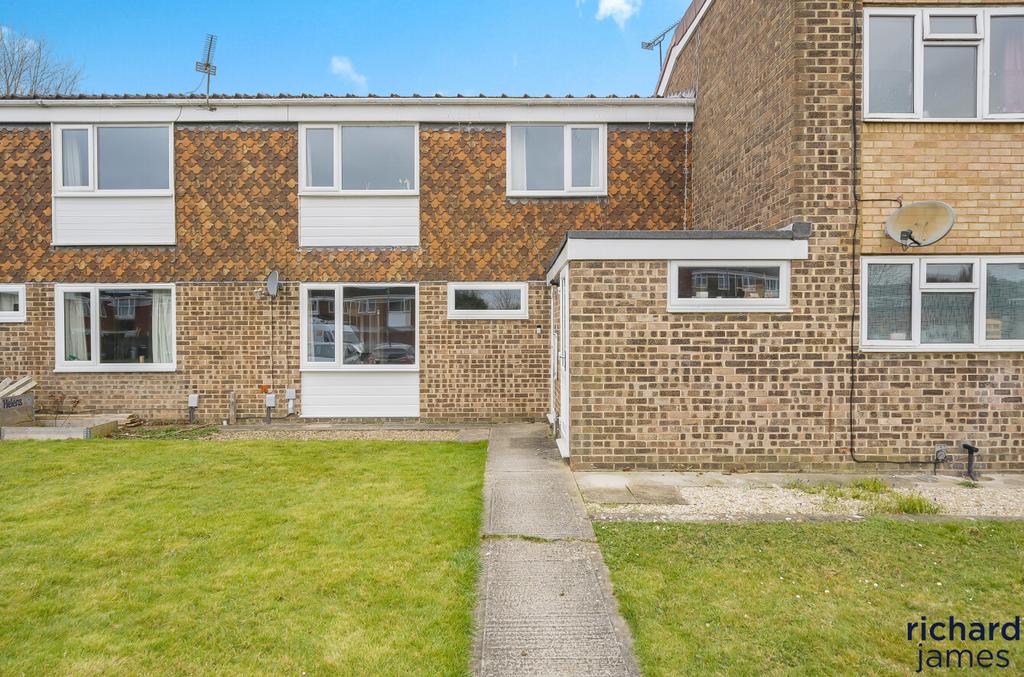 Islandsmead, Eldene, Swindon, SN3 3 bed terraced house - £240,000