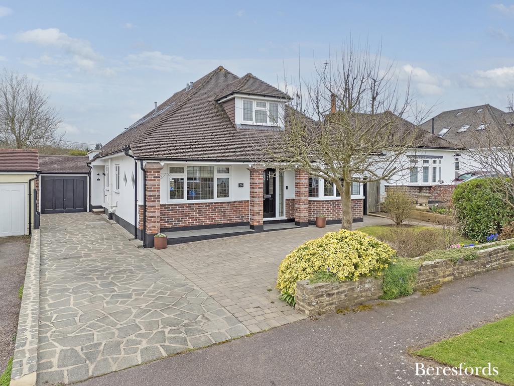 Surman Crescent, Hutton, CM13 4 bed detached house - £1,050,000