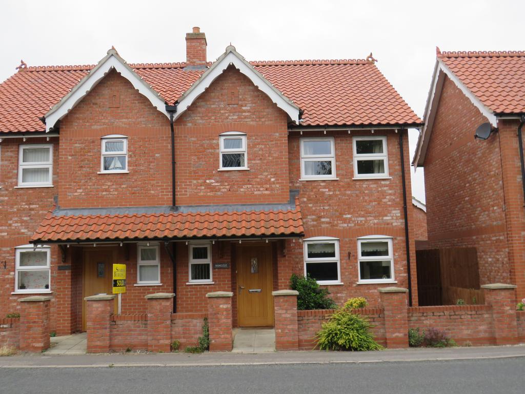 Station Road, Sutterton PE20 3 bed semi-detached house - £895 pcm (£207 pw)