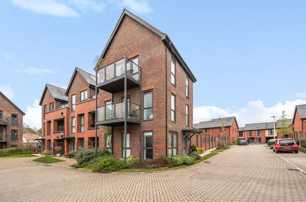 Lime Grove, Reading RG2 3 bed link detached house for sale - £550,000