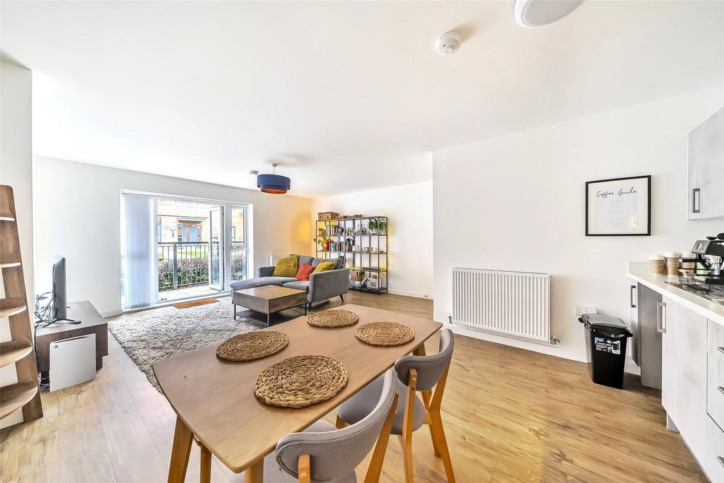 Rayon Close, Wallington SM6 2 bed apartment - £400,000