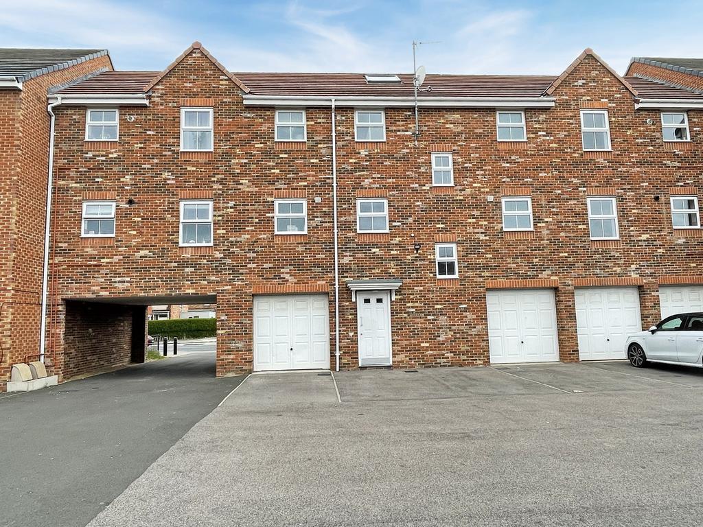 Raby Road, Hartlepool, TS24 8 2 bed apartment - £60,000