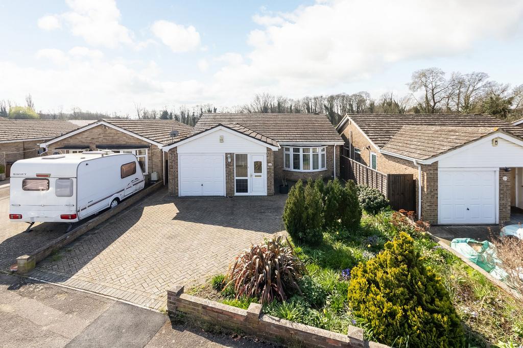 Virginia Way, Abingdon OX14 2 bed detached bungalow for sale - £385,000