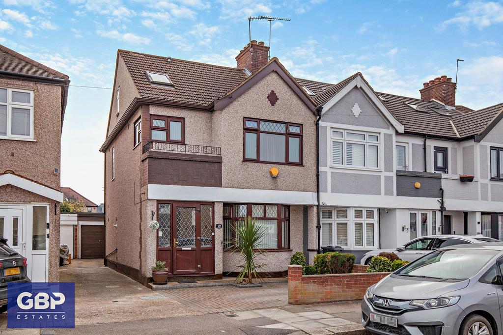 Brian Road, Romford, RM6 4 bed end of terrace house for sale - £550,000