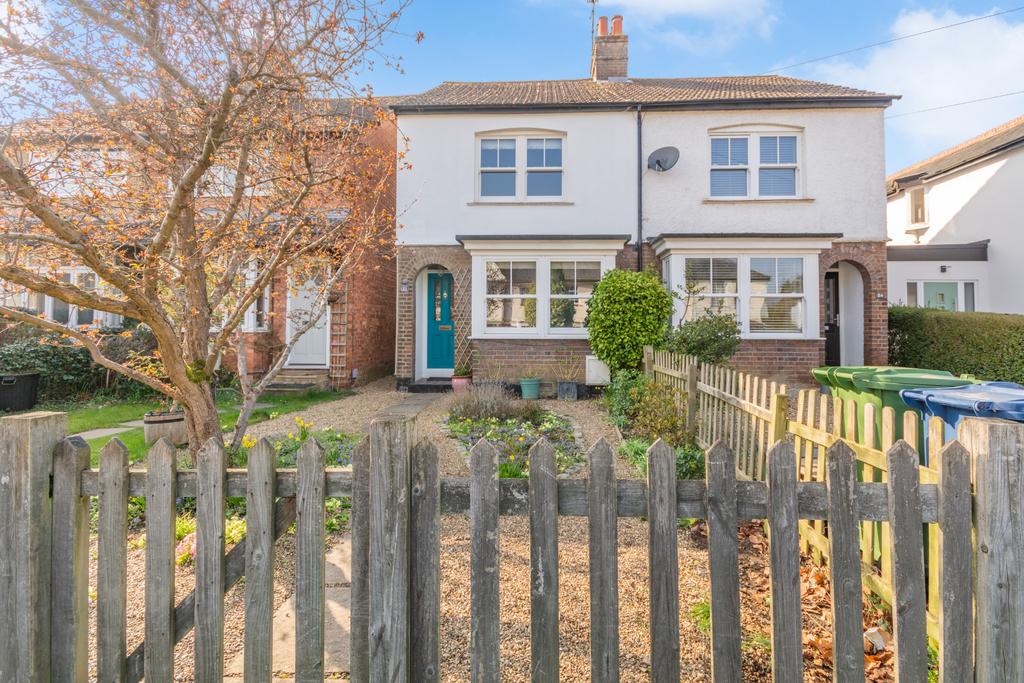 Lexham Gardens, Amersham 3 bed semi-detached house for sale - £740,000