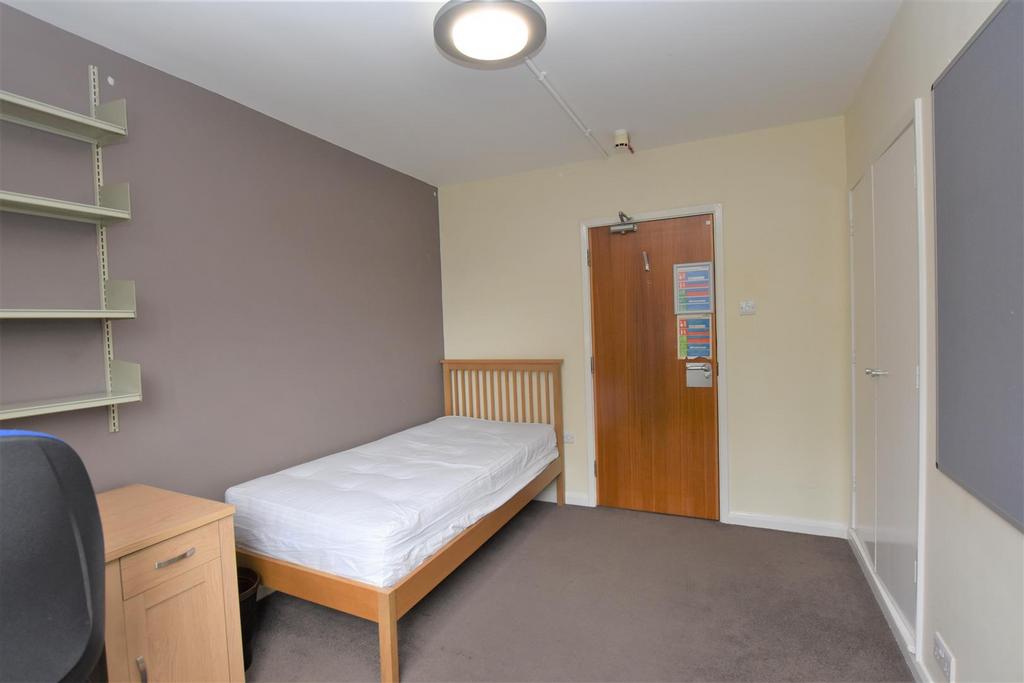 Room 17 Martindale Court 1 bed in a house share - £500 pcm (£115 pw)