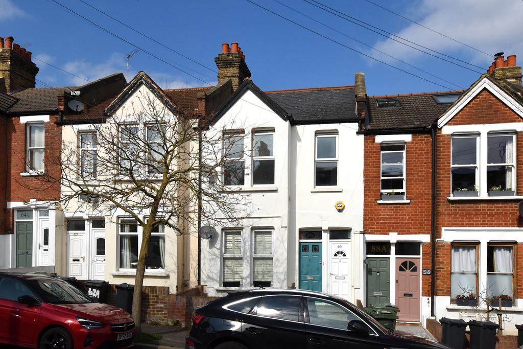 Durban Road London SE27 2 bed maisonette - £1,900 pcm (£438 pw)