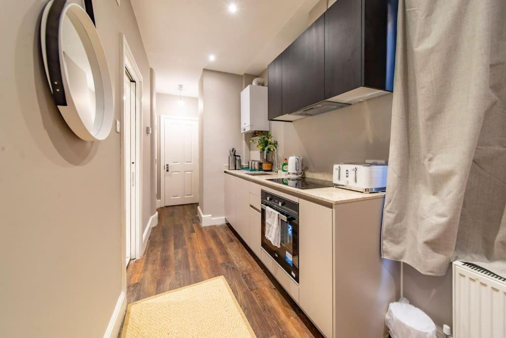 Eaton Place, Kemptown, Brighton, BN2 Studio - £950 pcm (£219 pw)