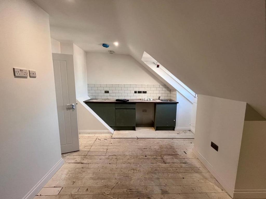 Burton Road, Derby DE23 6 bed house to rent - £5,100 pcm (£1,177 pw)
