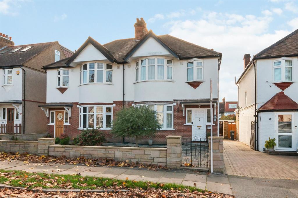 Heath Drive, Raynes Park SW20 3 bed semi-detached house for sale - £875,000