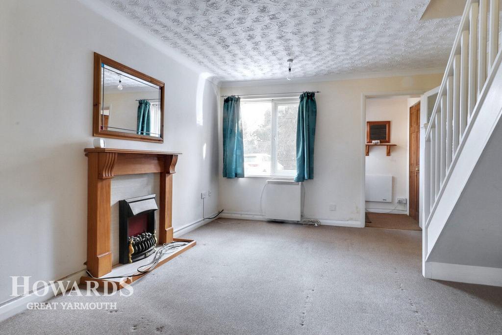 Stonemasons Court, Acle 2 bed townhouse for sale - £180,000