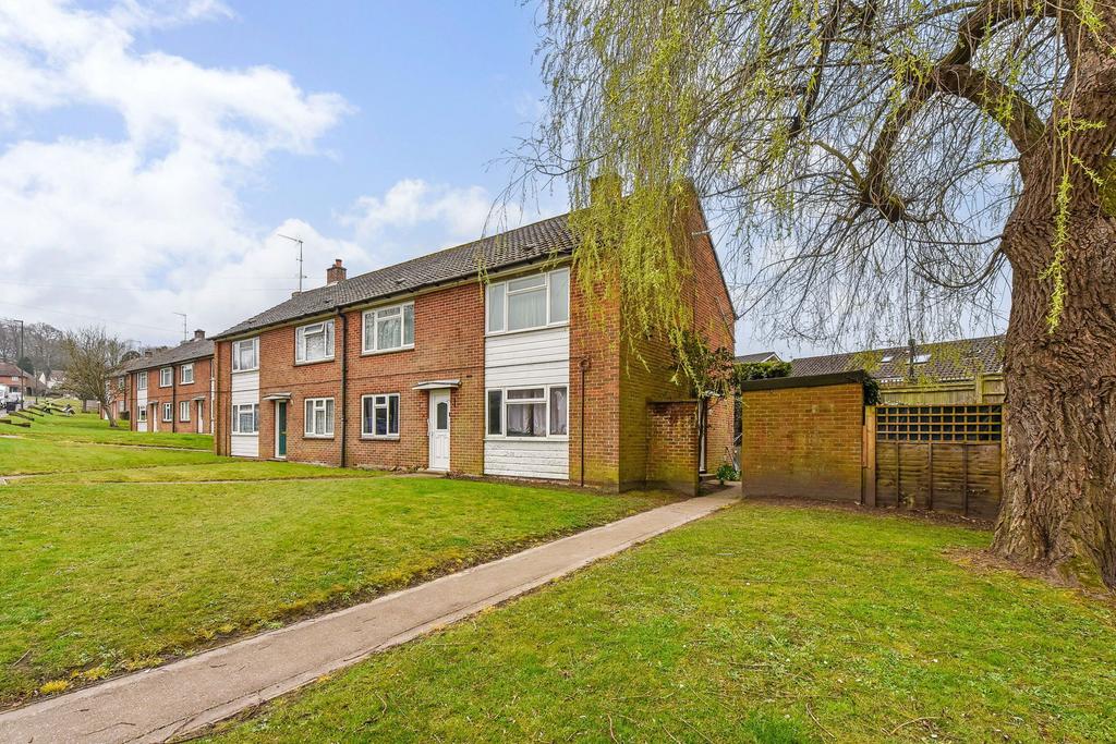 New Road, Midhurst GU29 2 bed maisonette for sale - £225,000