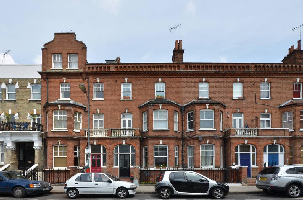 Barons Court Road, Barons Court... 2 bed flat to rent - £3,683 pcm (£ ...