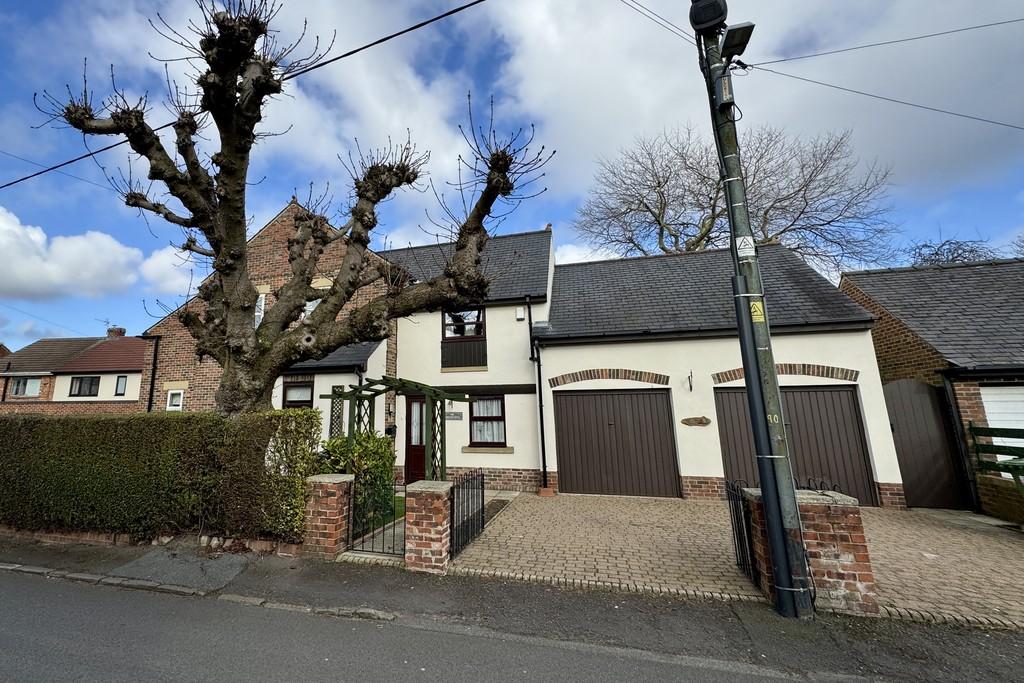 Charlcote Crescent, East Boldon 5 bed detached house for sale - £575,000