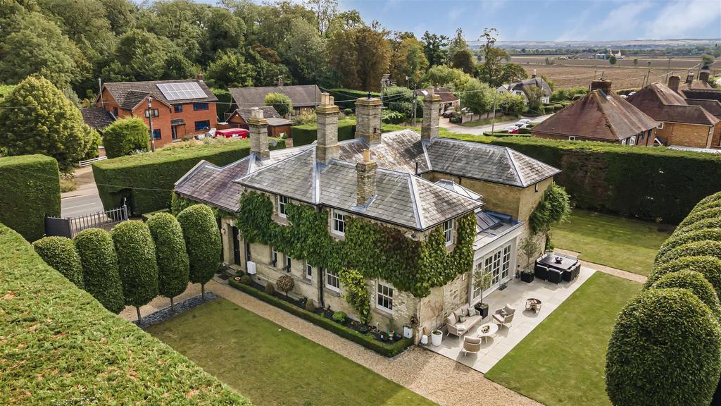 Ermine Way, Arrington SG8 7 bed detached house - £1,150,000