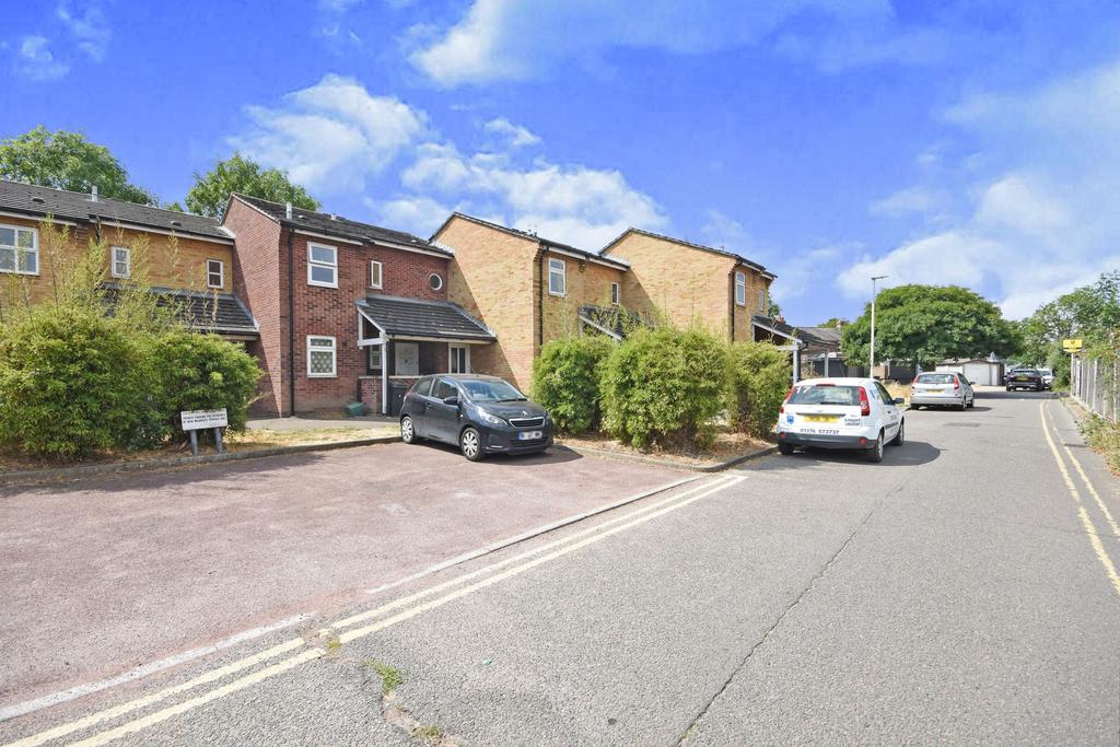 Meadgate Terrace, Chelmsford 1 bed maisonette - £1,000 pcm (£231 pw)