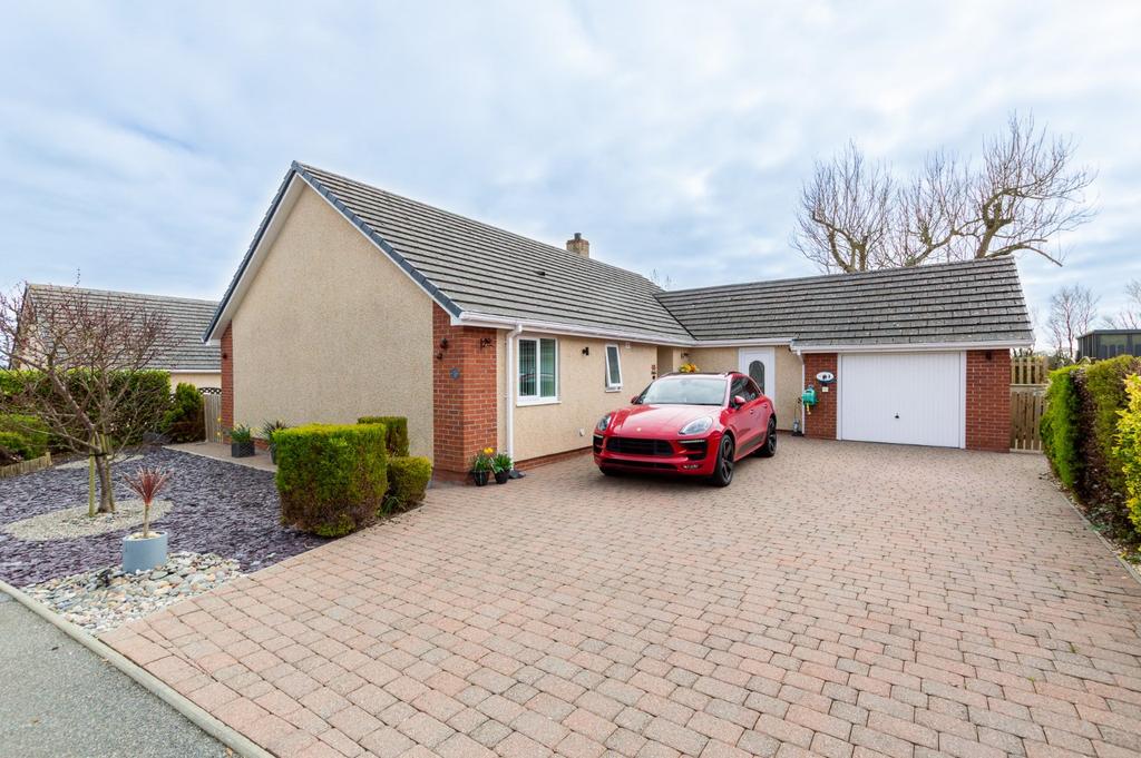 Maes Y Meillion, Bodffordd... 3 bed bungalow for sale - £330,000