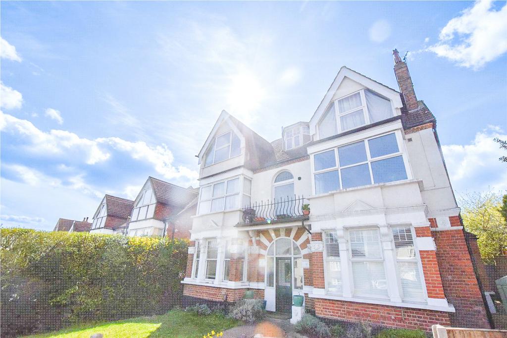 South Norwood Hill, London, SE25 1 bed apartment - £1,400 pcm (£323 pw)