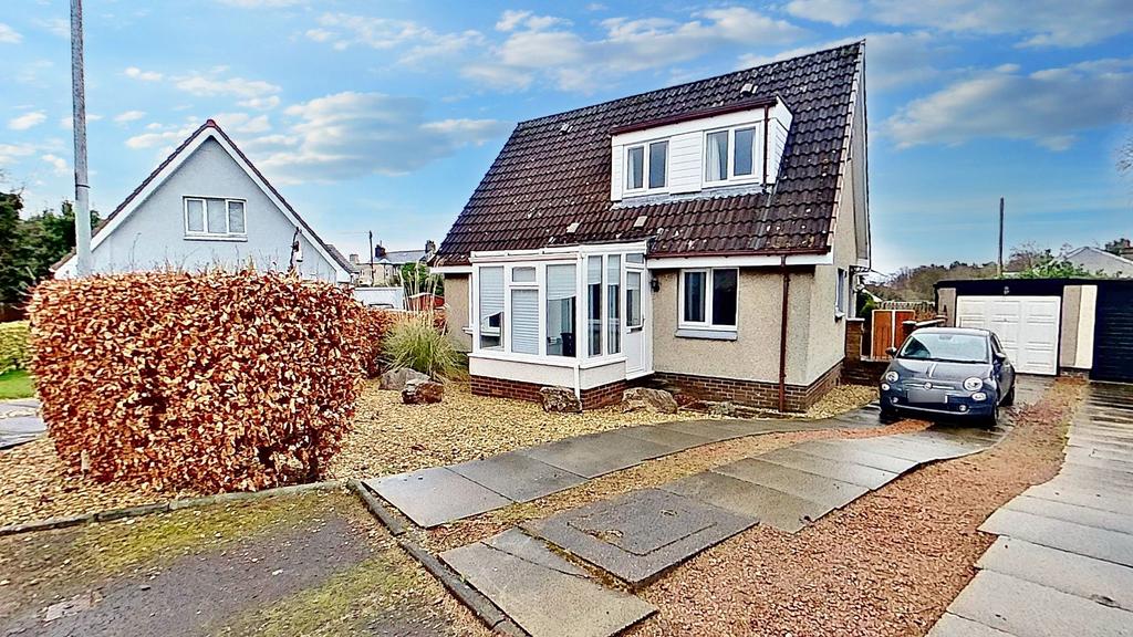 Queen's Avenue, Broxburn, EH52 3 bed detached house - £225,000