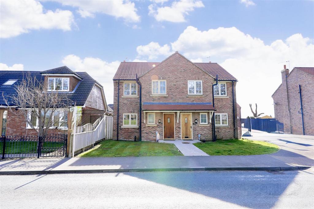 Church Lane, Wawne, Hull 2 bed semi-detached house for sale - £165,000