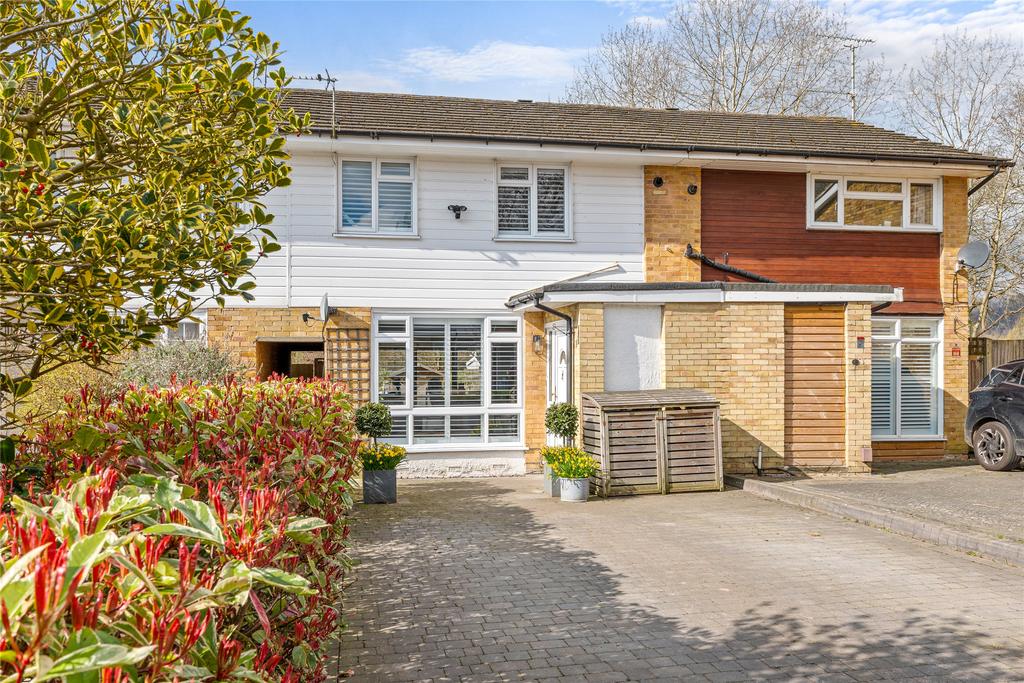 Silkham Road, Oxted, Surrey, RH8 3 bed terraced house - £550,000